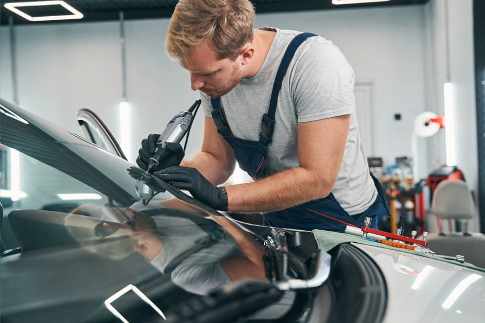 Windscreen repair and replacement guide | NRMA Insurance Blog